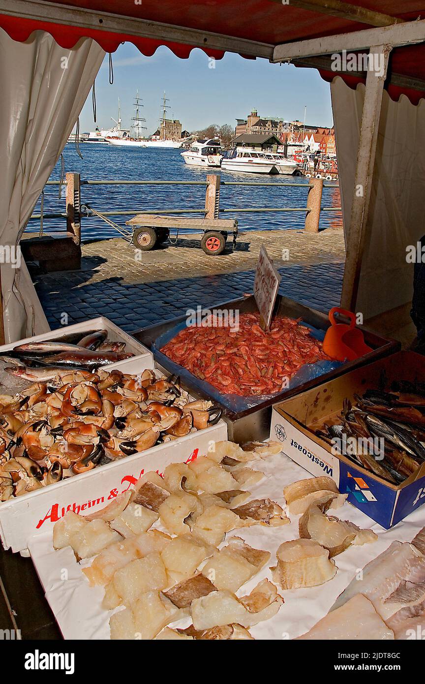 Fish and fresh Sea Food on the Fish Market (Fisketorget) in Bergen ...