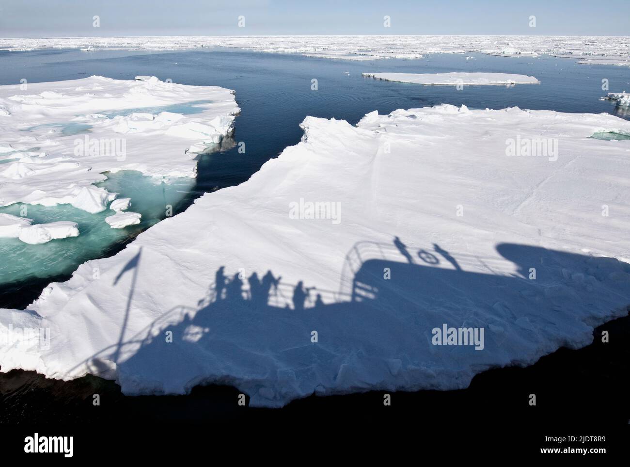 The expedition vessel "POlar Star" passes through pack ice at 80 ...
