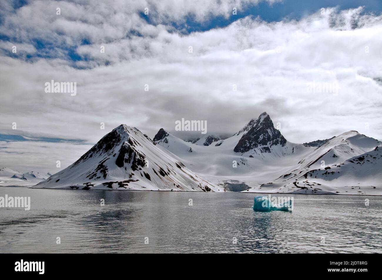 Scenery from hornsund hi-res stock photography and images - Alamy