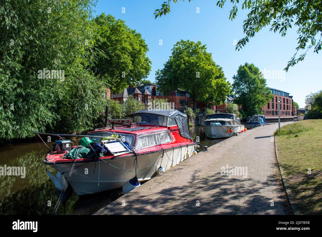 A sunny summer day on the Nottingham and Beeston Canal, Nottinghamshire ...