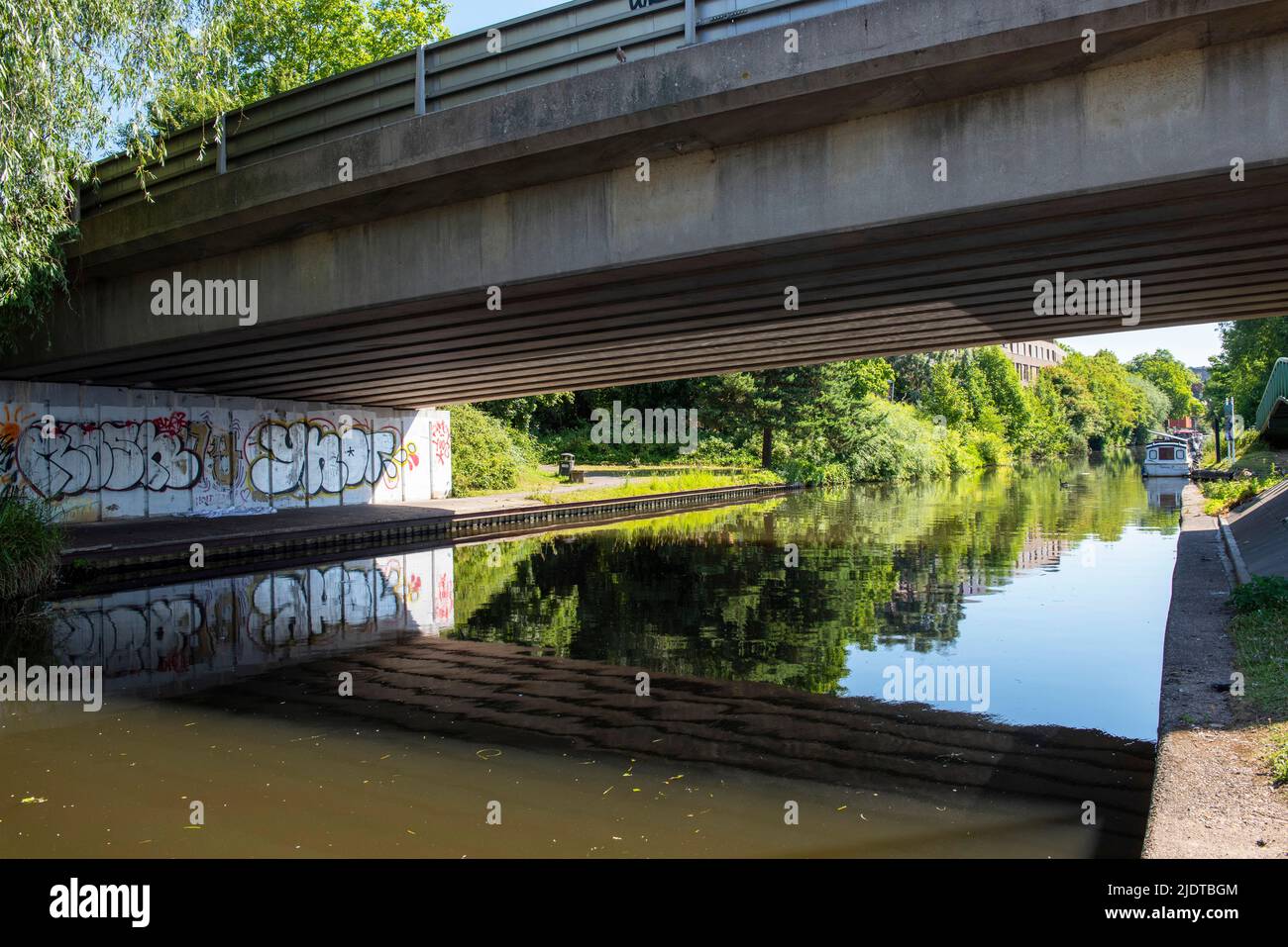 Bridge over the Nottingham and Beeston Canal at Castle Marina in ...