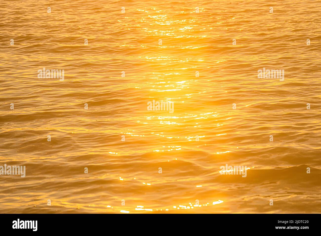 Calm ocean surface hi-res stock photography and images - Alamy