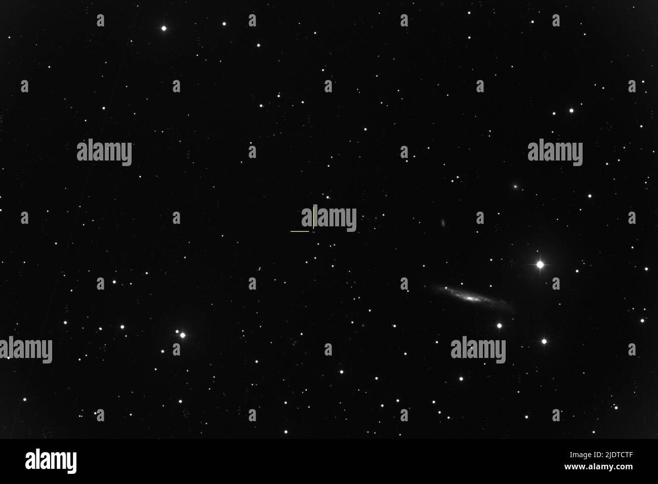 Twin Quasar (yellow markings indicate the object) in the constellation ...