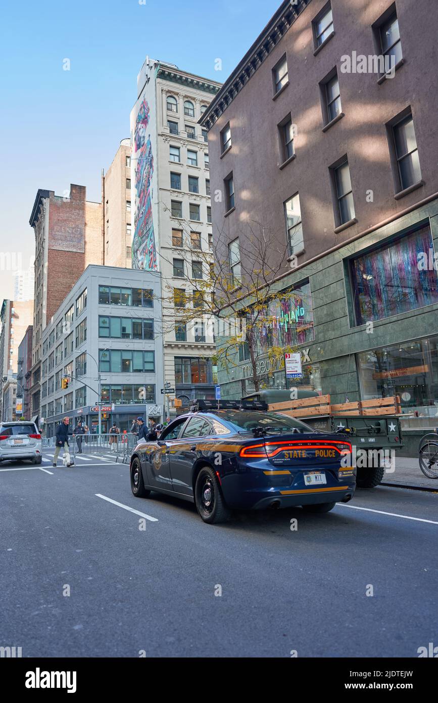 Manhattan, USA - 11. November 2021: New York State Police cruiser in ...