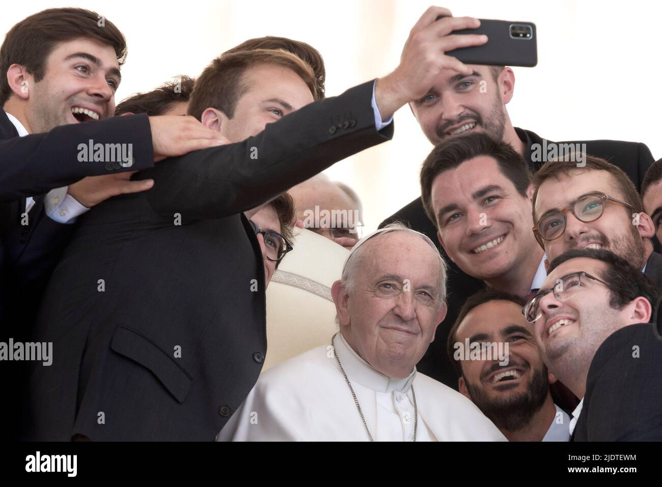 Francis Selfie Hi Res Stock Photography And Images Alamy