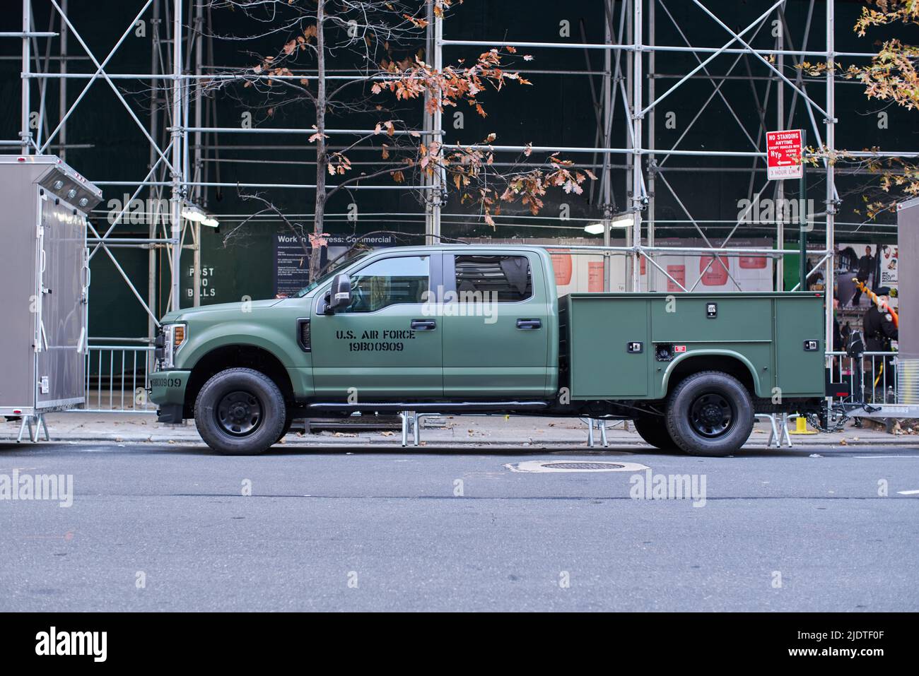 Manhattan, USA - 11. November 2021: US Air force Pick up Truck in NYC ...