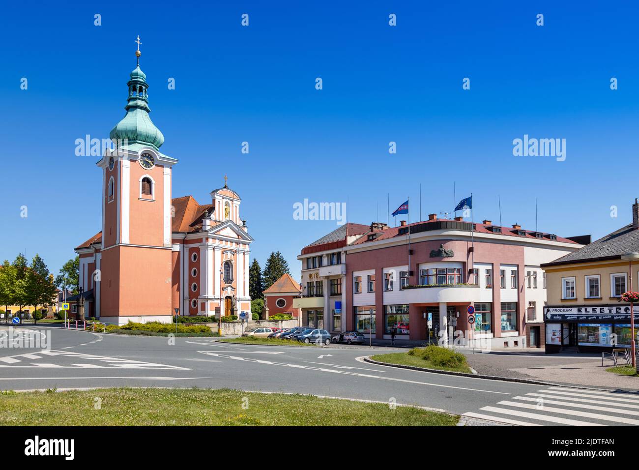 Kostel sv. Jakuba Většího, Náměstí TGM, město Červený Kostelec, Česká ...