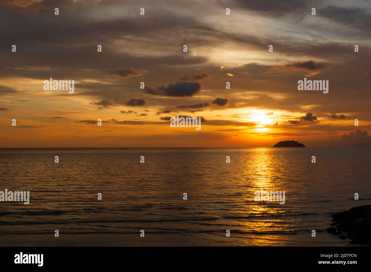 Beautiful Sunset At The Beach, Tanjung Aru Beach, Kota Kinabalu, Borneo ...