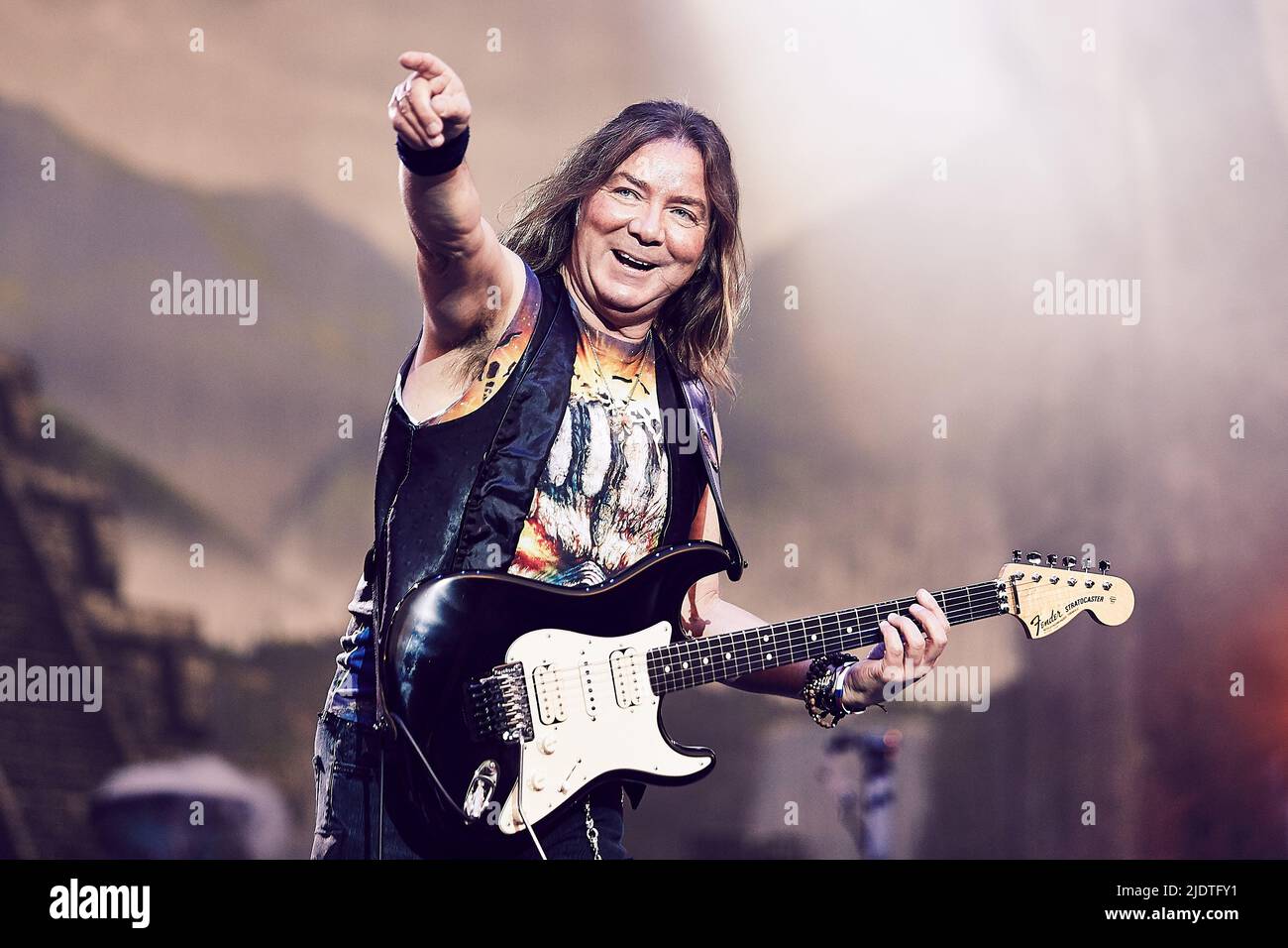Iron maiden guitarist dave murray hi-res stock photography and images ...