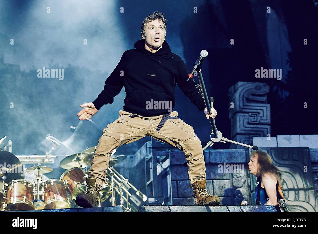 Iron maiden guitarist dave murray hi-res stock photography and images ...