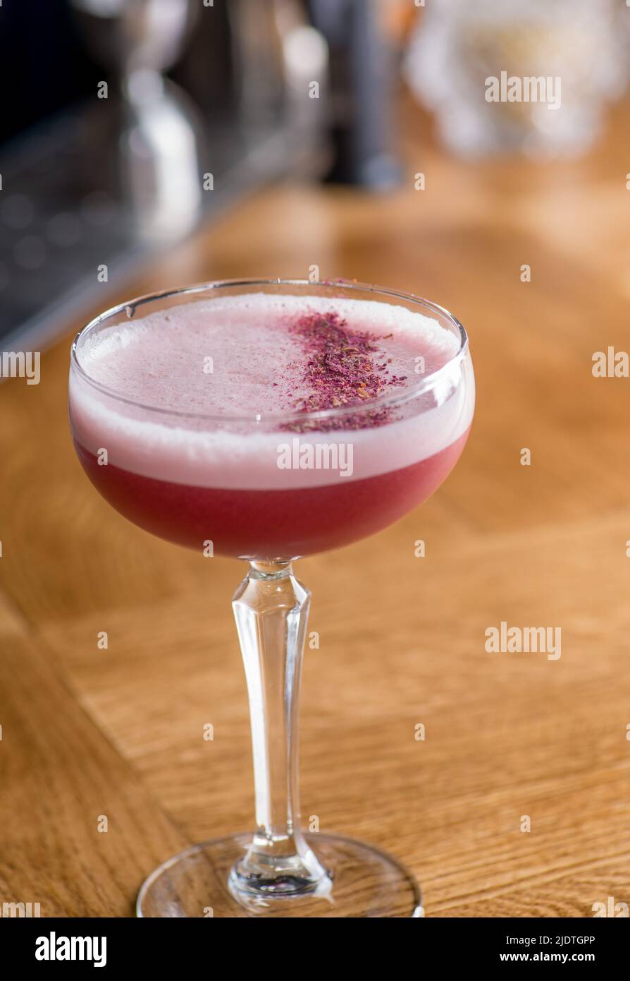 Manhattan cocktail ingredients hi-res stock photography and images - Alamy