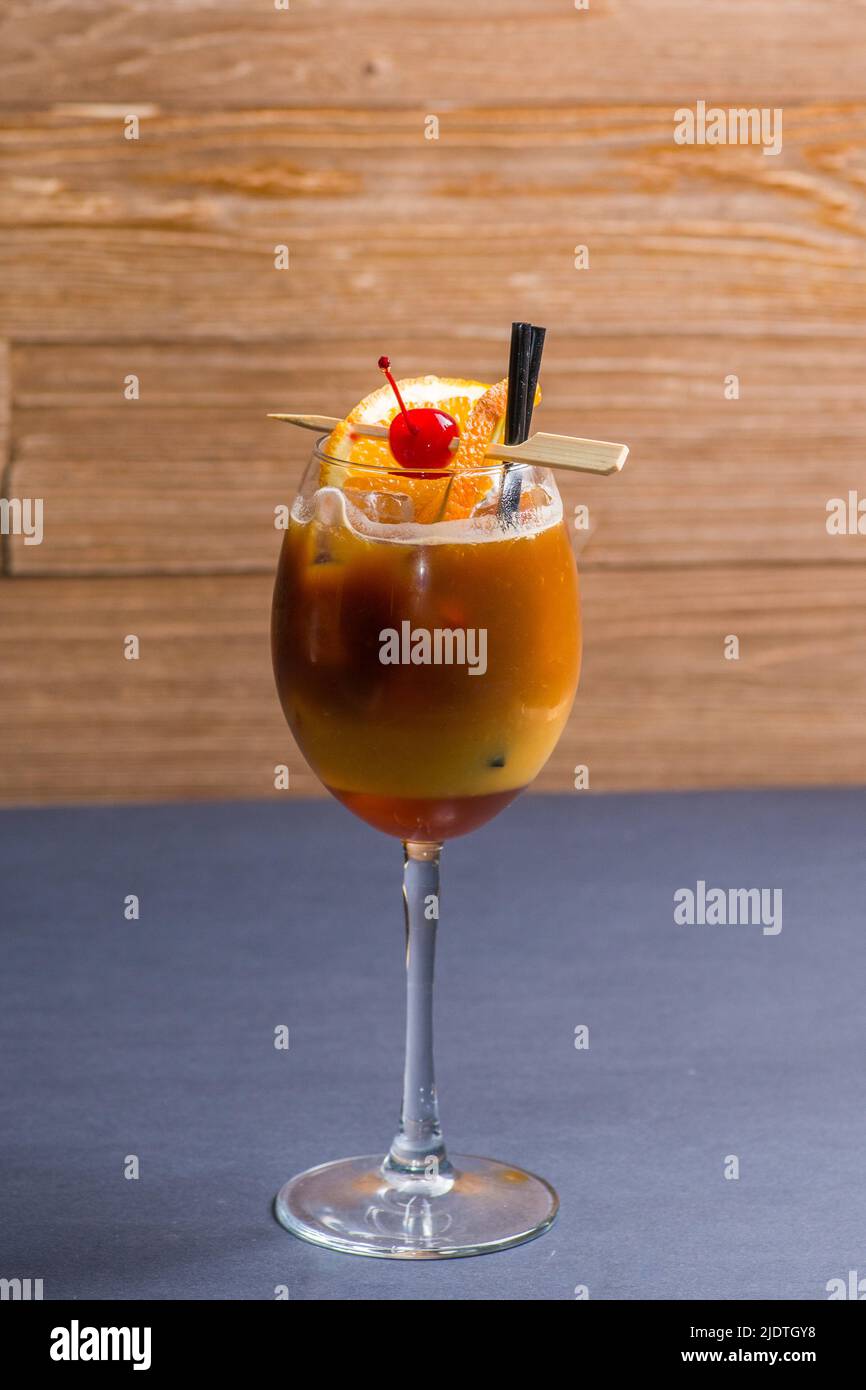Night club party hi-res stock photography and images - Alamy