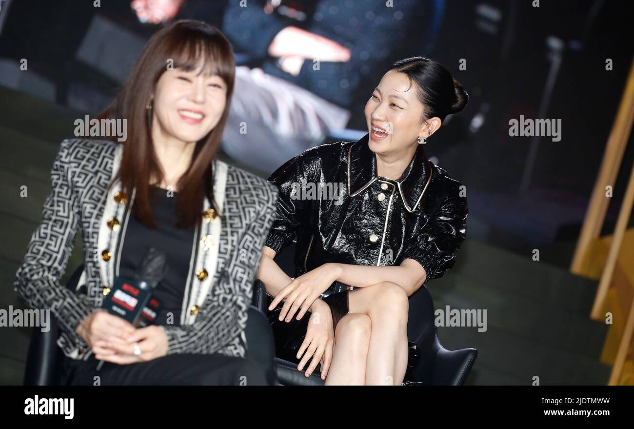 Kim Yun-Jin and Jang Yoon-Ju, June 22, 2022 : Kim Yun-Jin (L) and Jang ...