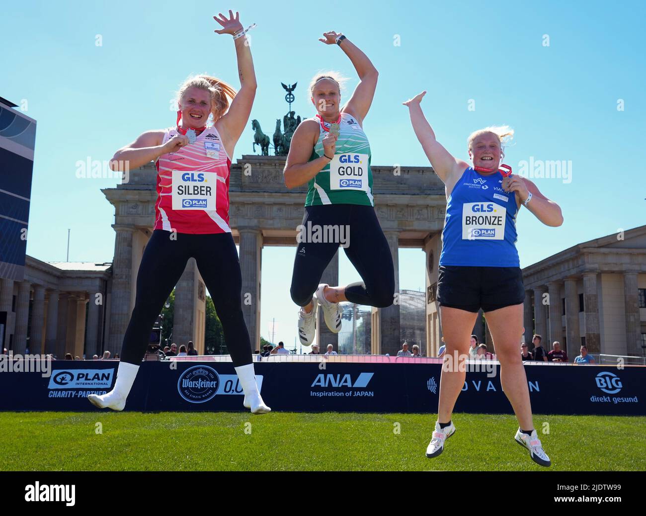 First places hi-res stock photography and images - Alamy