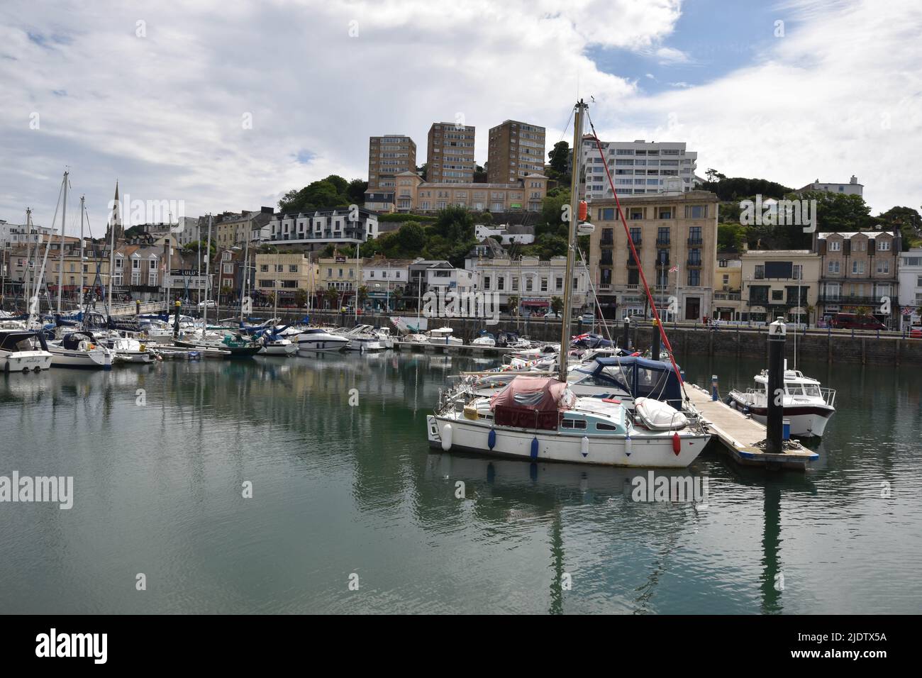 Harbourside fish and chips hi-res stock photography and images - Alamy