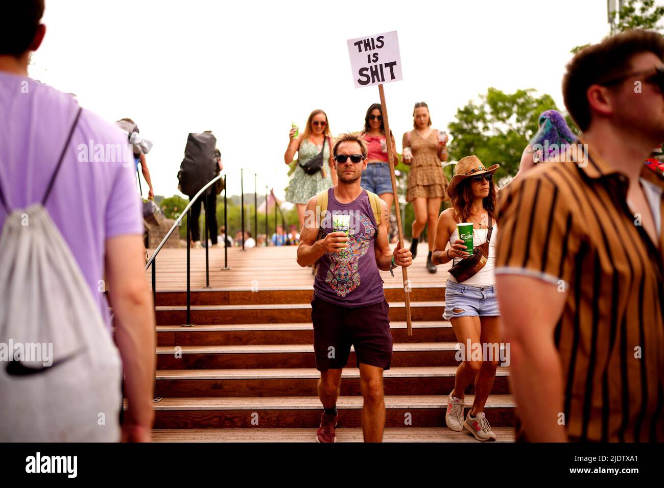 Note Language Festival Goers During The Glastonbury Festival At Worthy