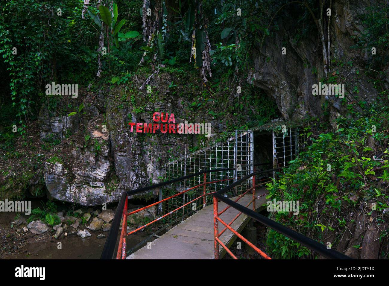 Gua tempurung caves hi-res stock photography and images - Alamy