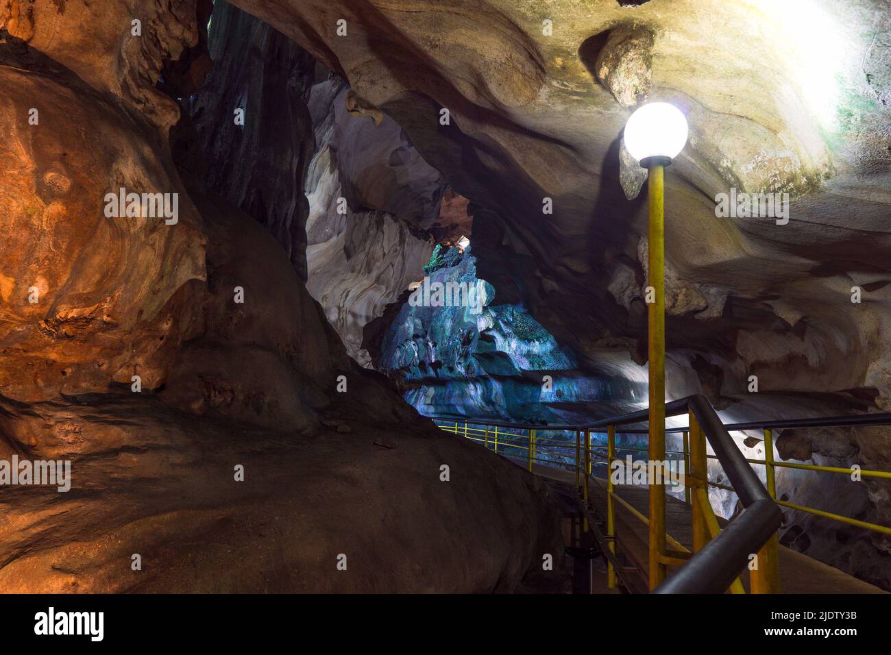 Gua tempurung caves hi-res stock photography and images - Alamy