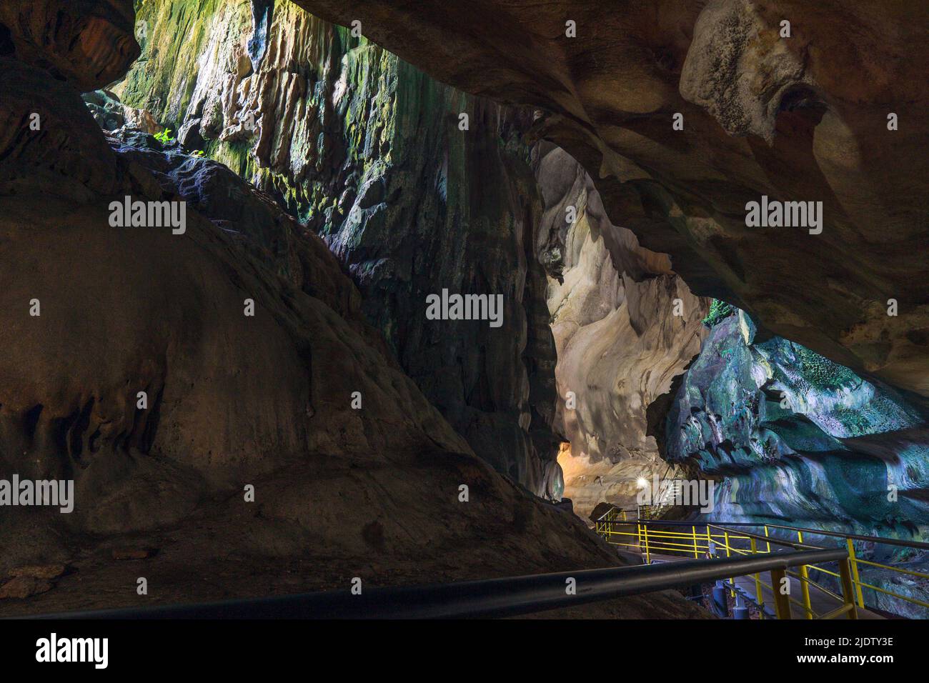 Gua tempurung caves hi-res stock photography and images - Alamy