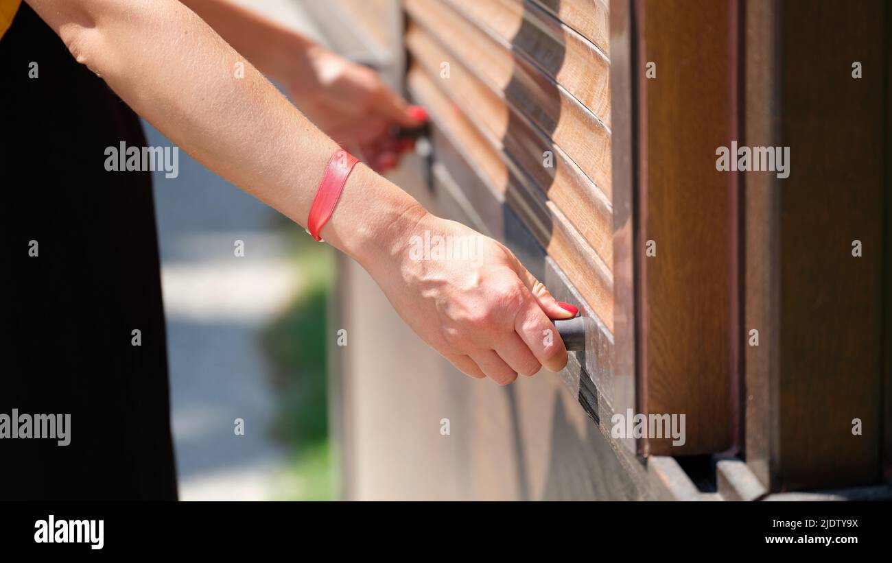 Closing shutters hi-res stock photography and images - Alamy