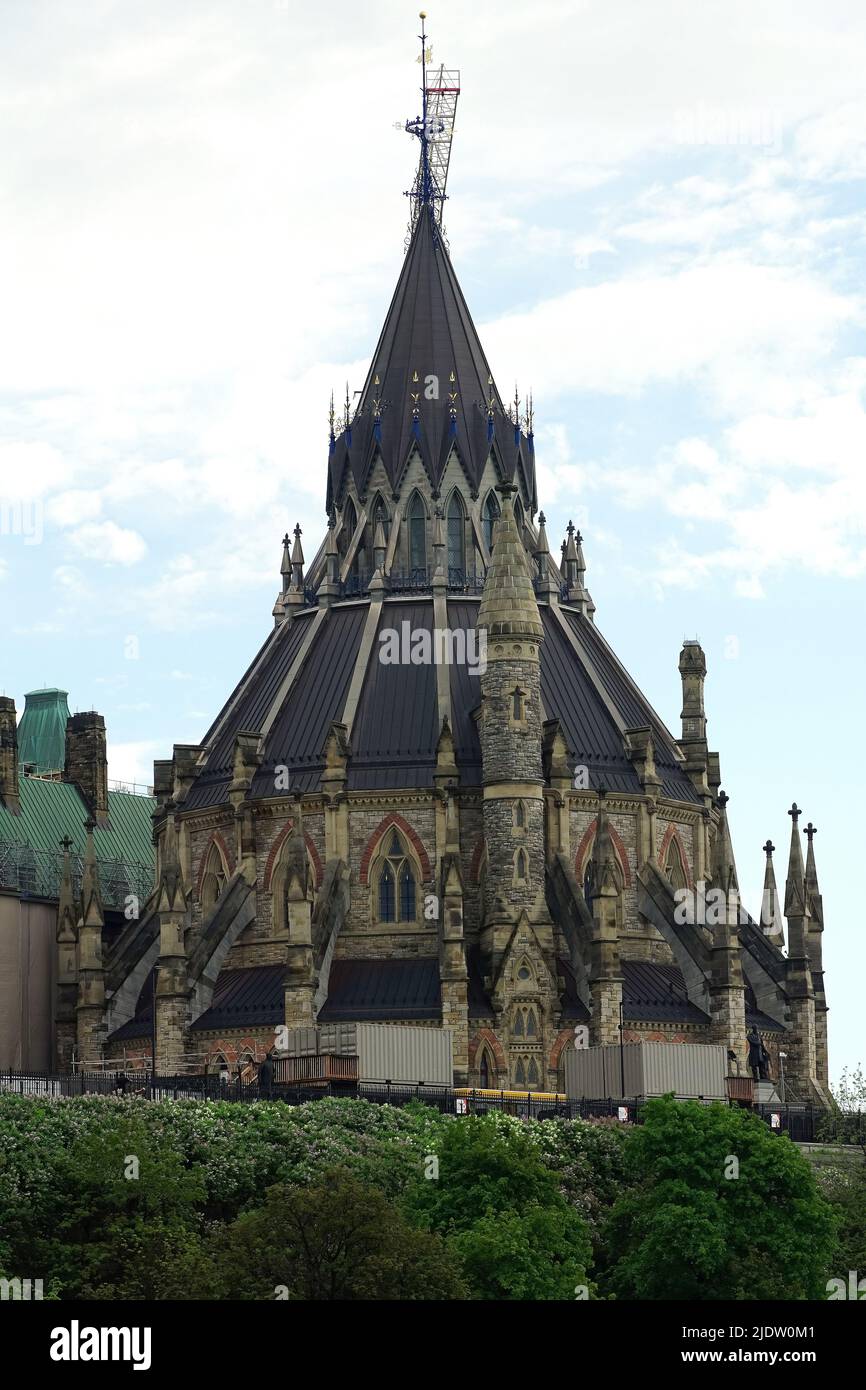 Centre block of the canadian parliament buildings hi-res stock ...