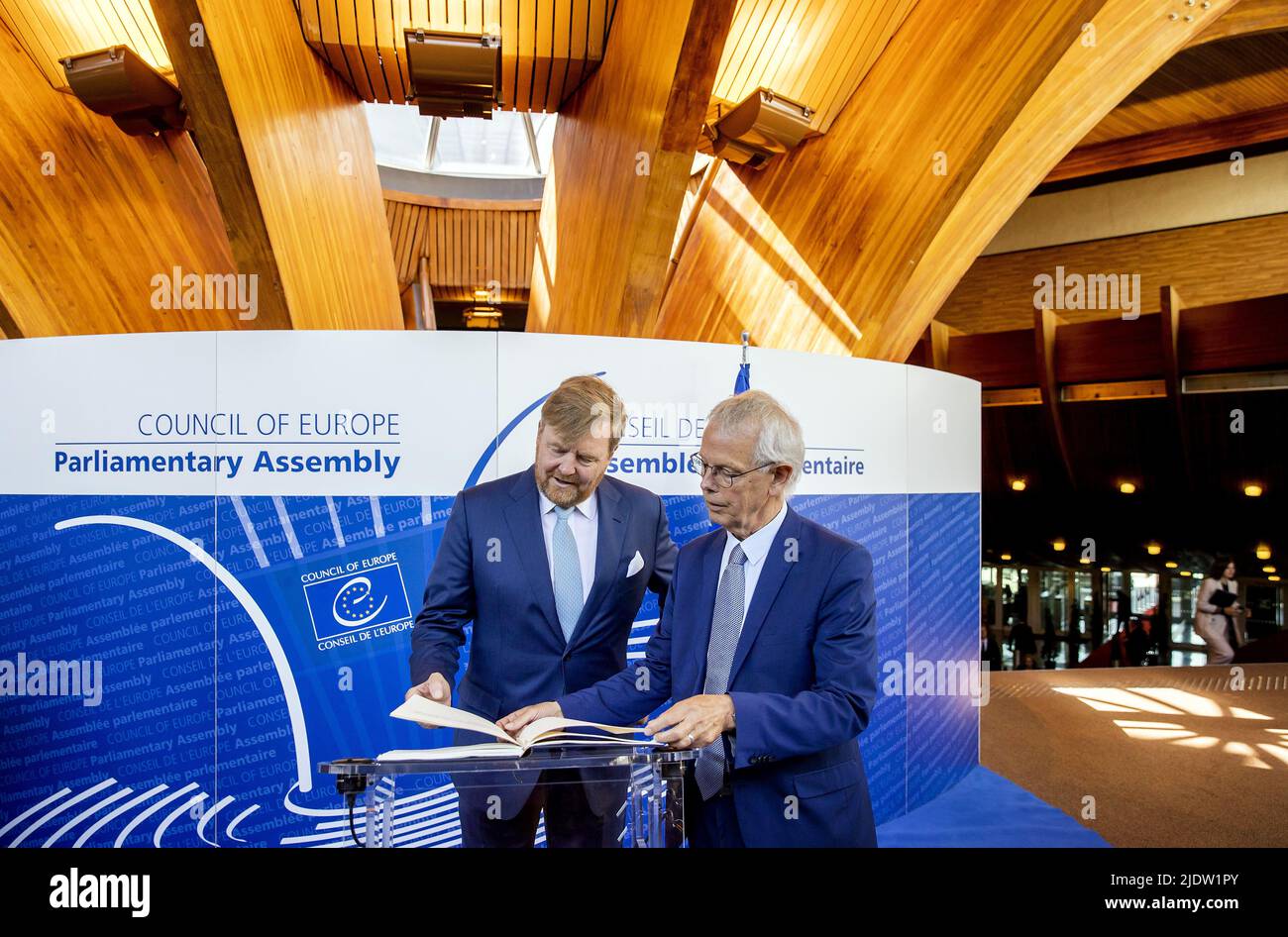 Mature seniors assembly hi-res stock photography and images - Alamy