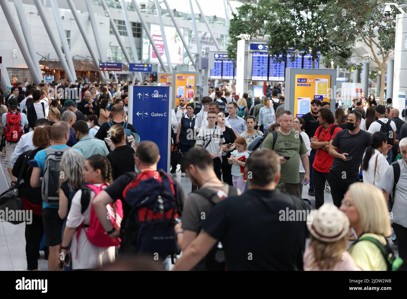 Push in and queue hi-res stock photography and images - Alamy