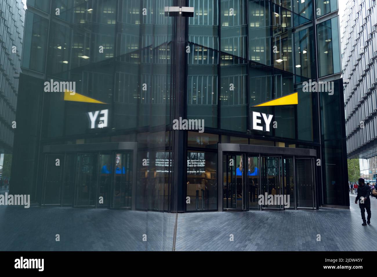 Ey more london place hi-res stock photography and images - Alamy