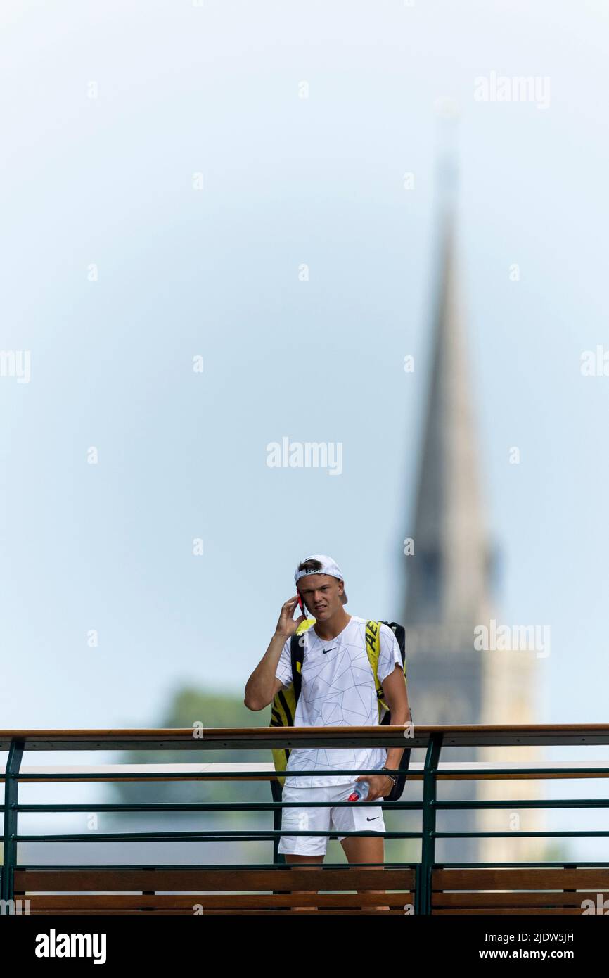 Wimbledon holger rune 2022 hi-res stock photography and images - Alamy