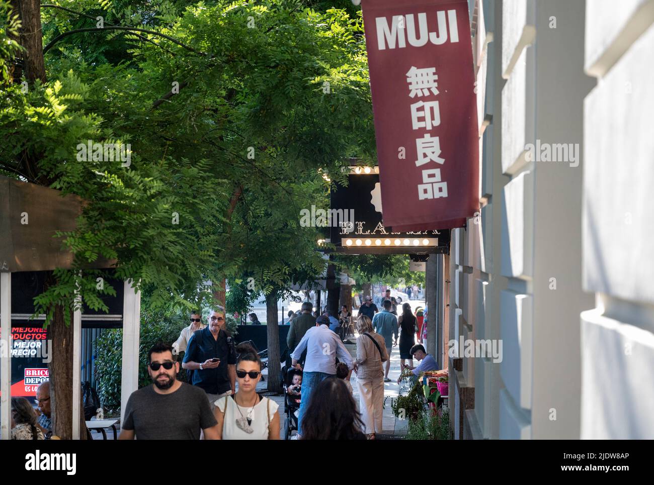 Sign muji sign hi-res stock photography and images - Alamy