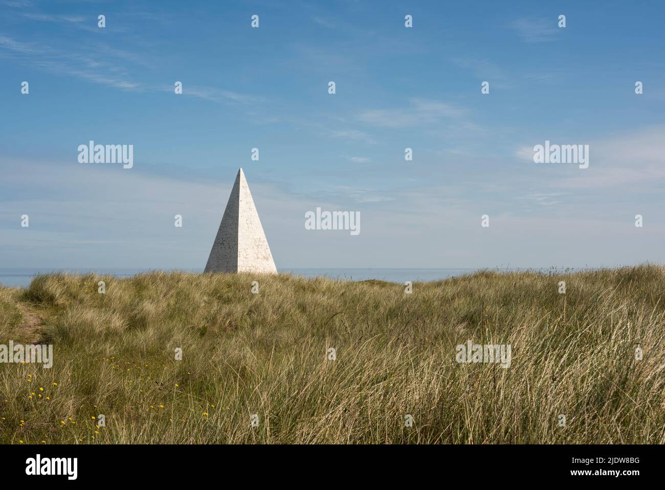 Emmanuel Head Daymark, or white (pyramid) obelisk, Lindisfarne (Holy ...