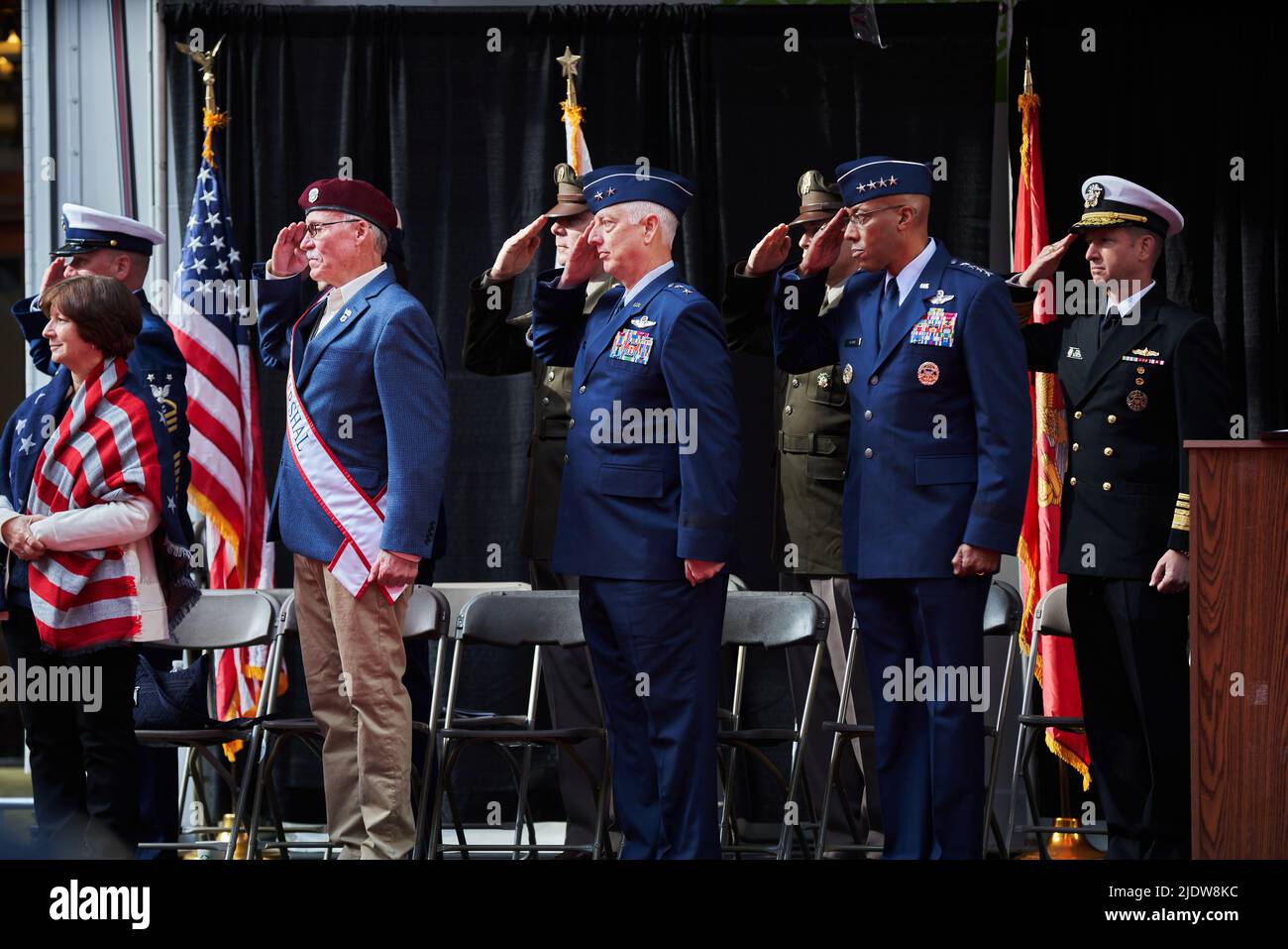 Manhattan, USA - 11. November 2021: Military officials saluting at ...