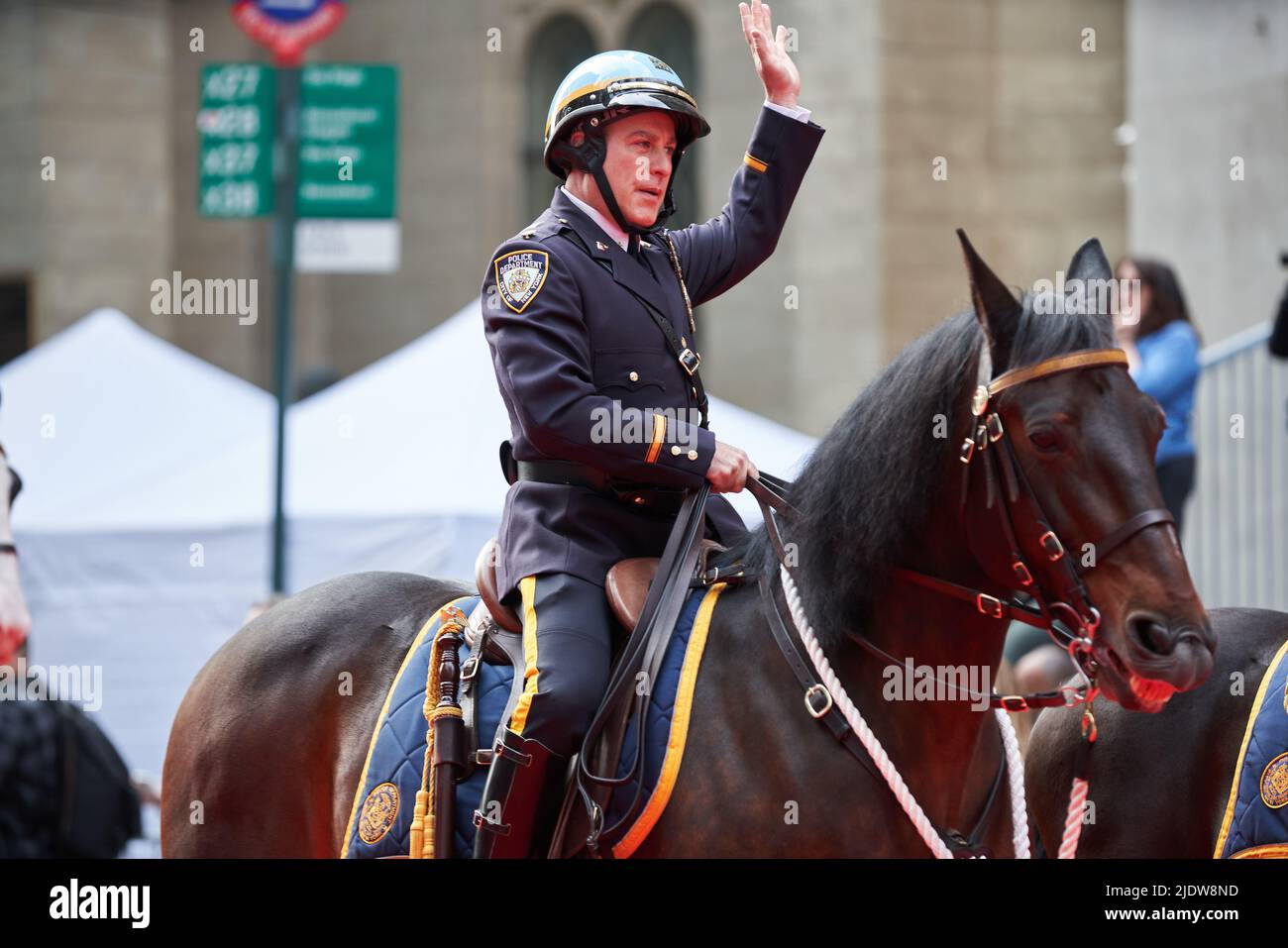 Manhattan, USA - 11. November 2021: Mounted Police in NYC. NYPD Police ...