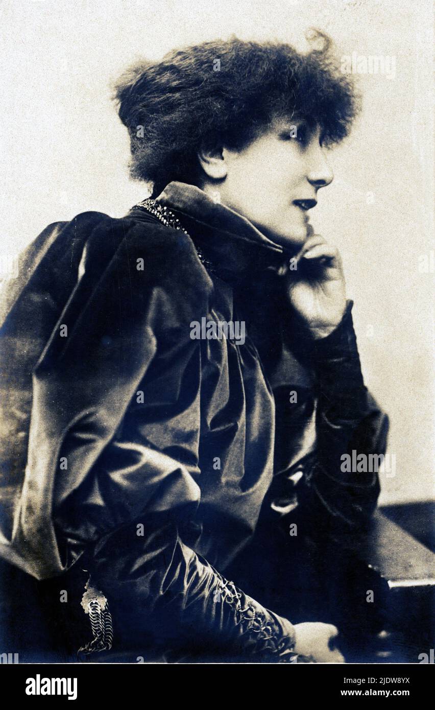 1888 , FRANCE : The french actress SARAH BERNHARDT ( 1844 - 1923 ...