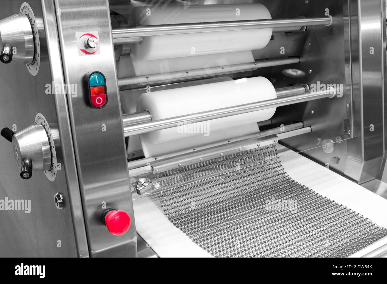 industrial production of bakery products on an assembly line - technology and machinery in the ...