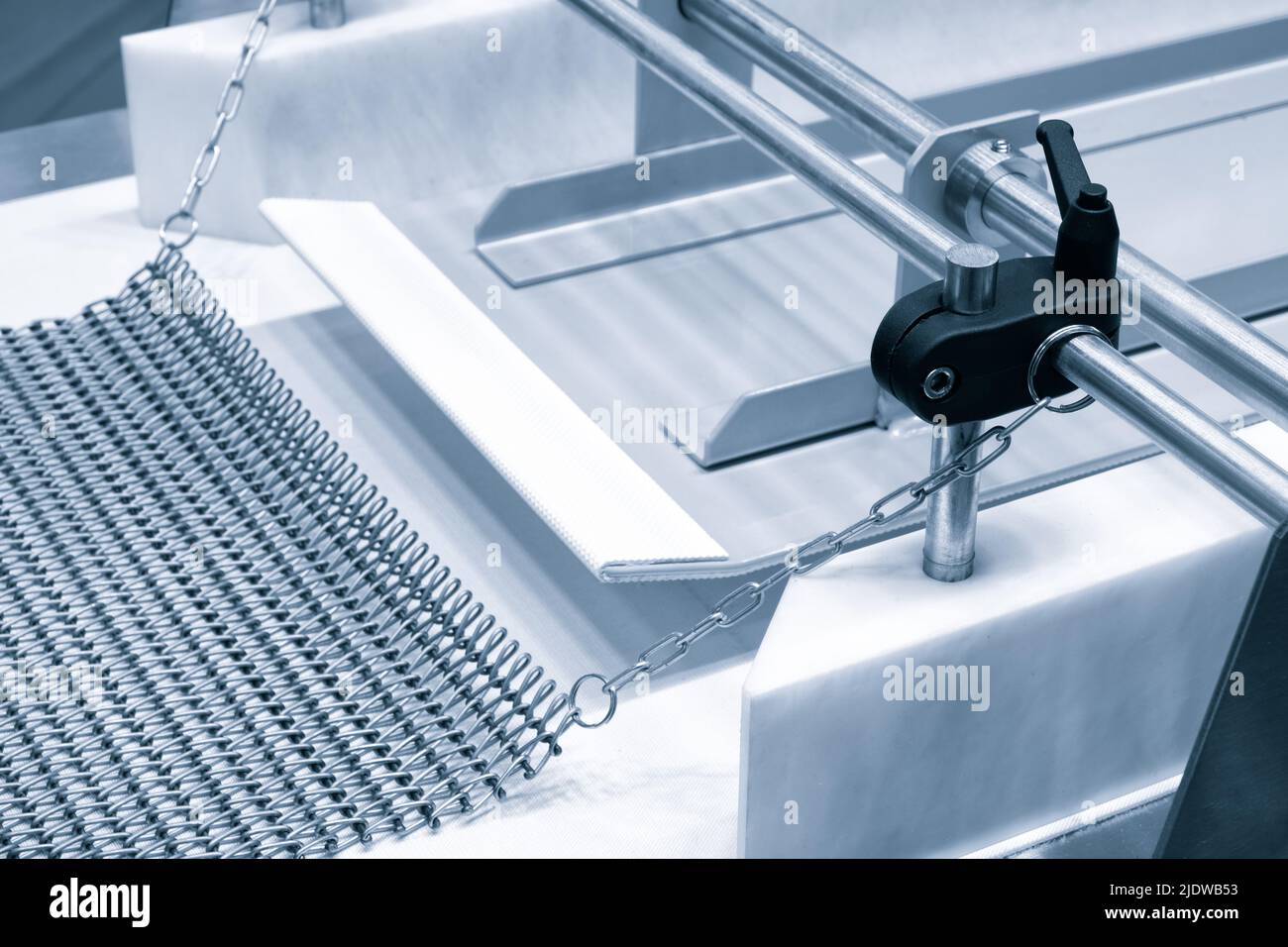 industrial production of bakery products on an assembly line - technology and machinery in the ...