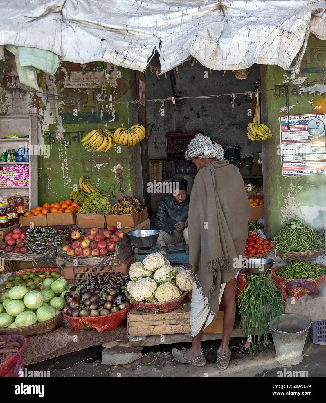 Street shop with vegetables in Chak Jhalar, Rajasthan, India Stock ...