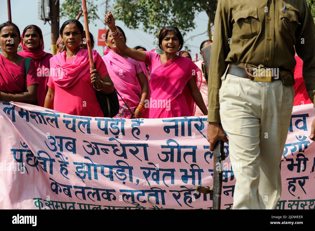 INDIA, Uttar Pradesh, Bundelkhand, women movement Gulabi Gang, founded ...