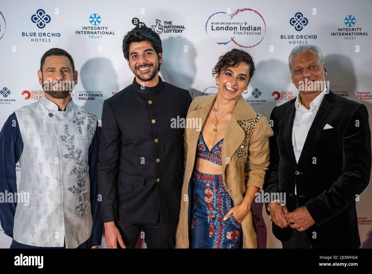 R programming hi-res stock photography and images - Alamy