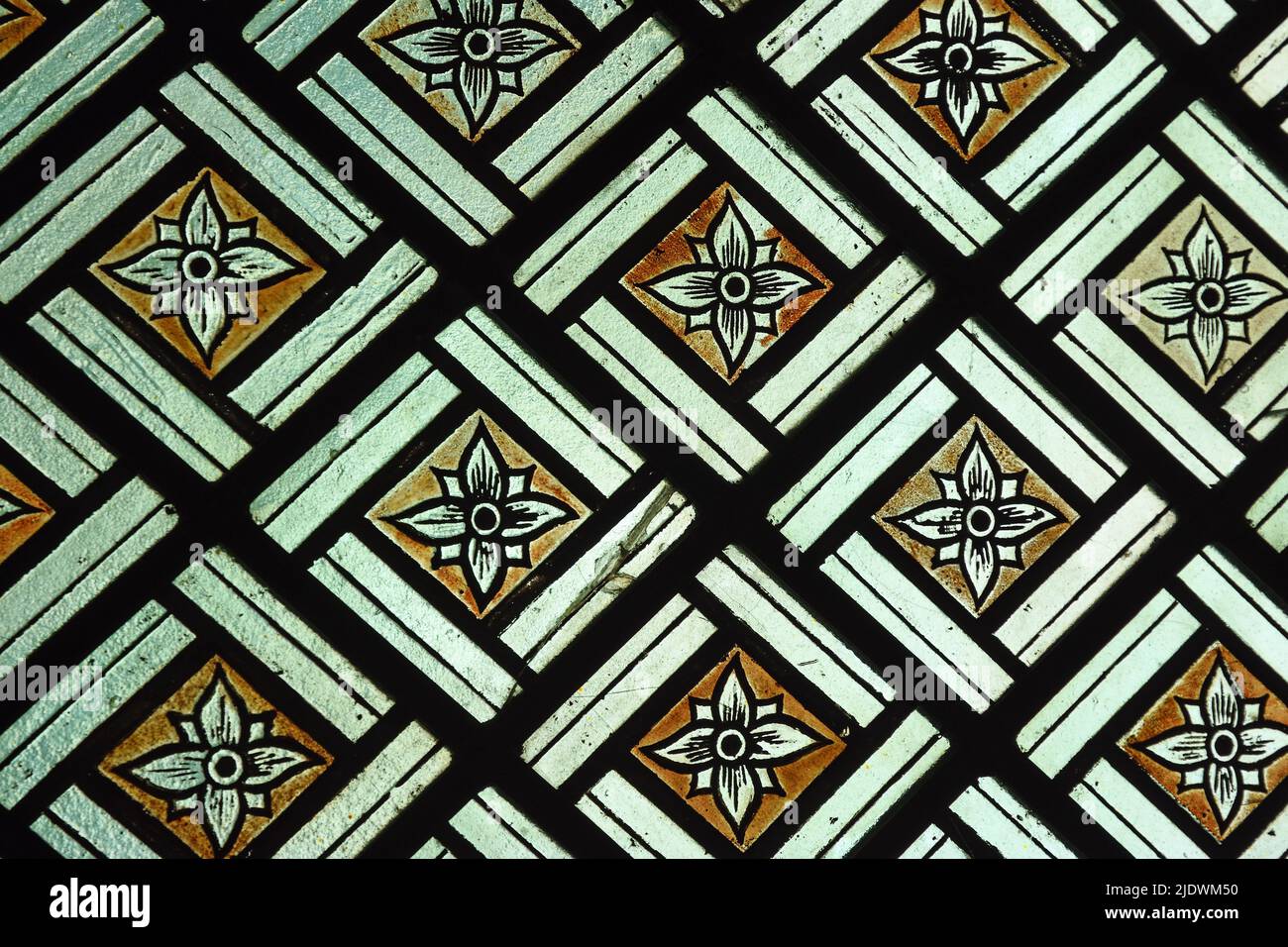 Stained glass texture in gold hi-res stock photography and images - Alamy