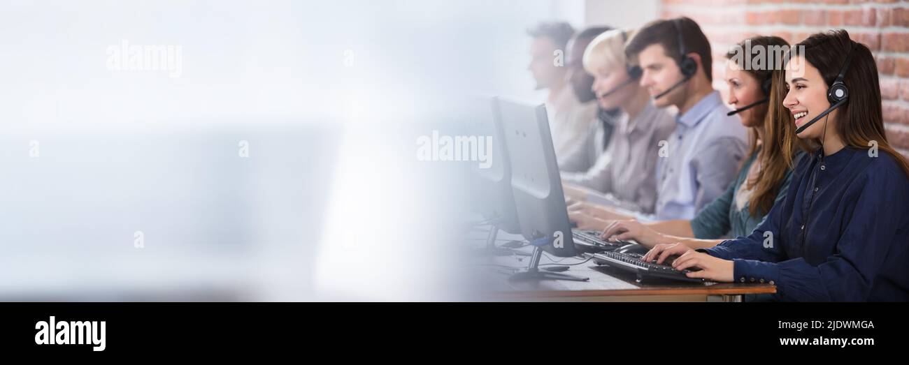 Computer it support workers hi-res stock photography and images - Alamy