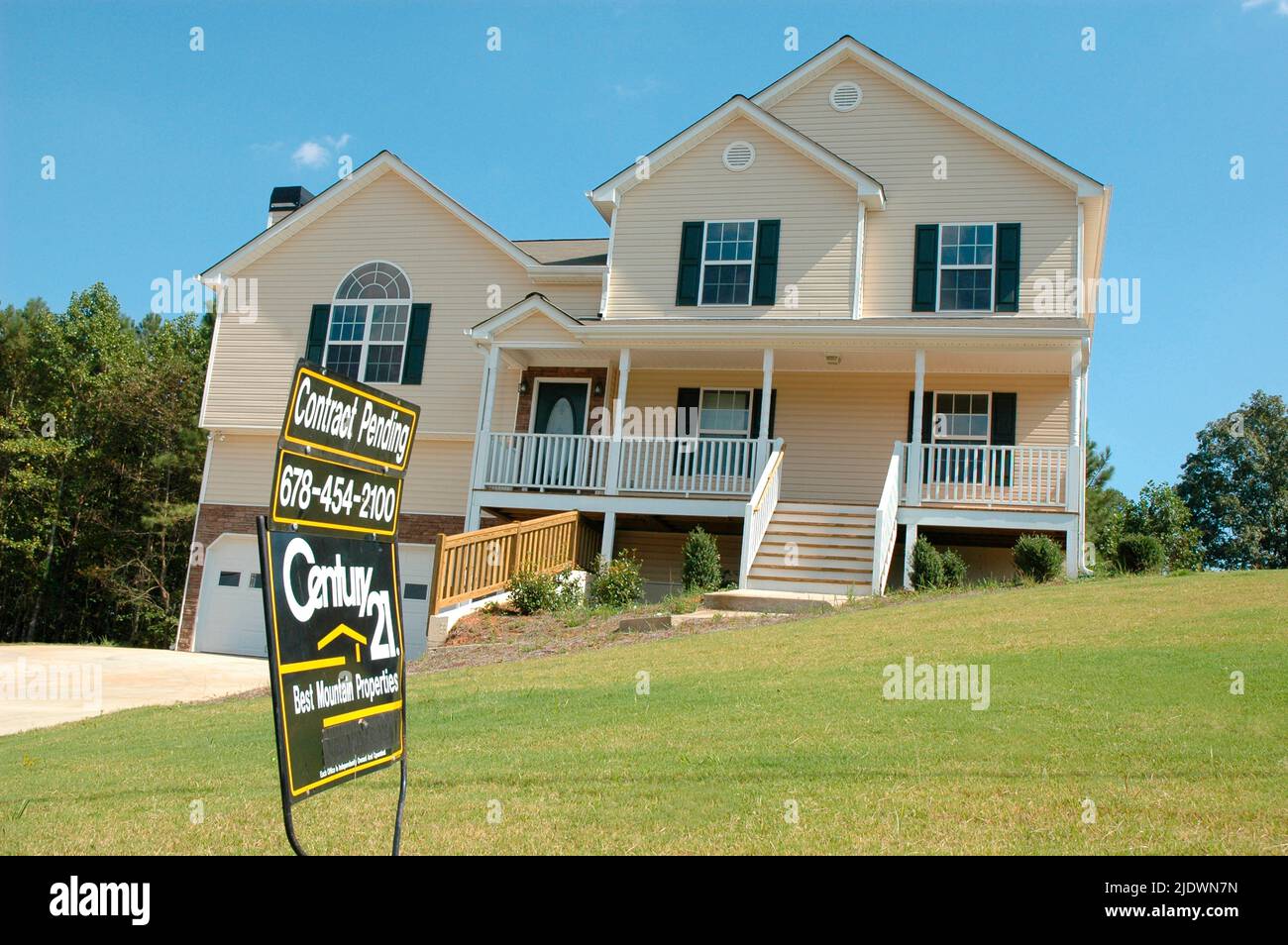House without foundation hi-res stock photography and images - Alamy
