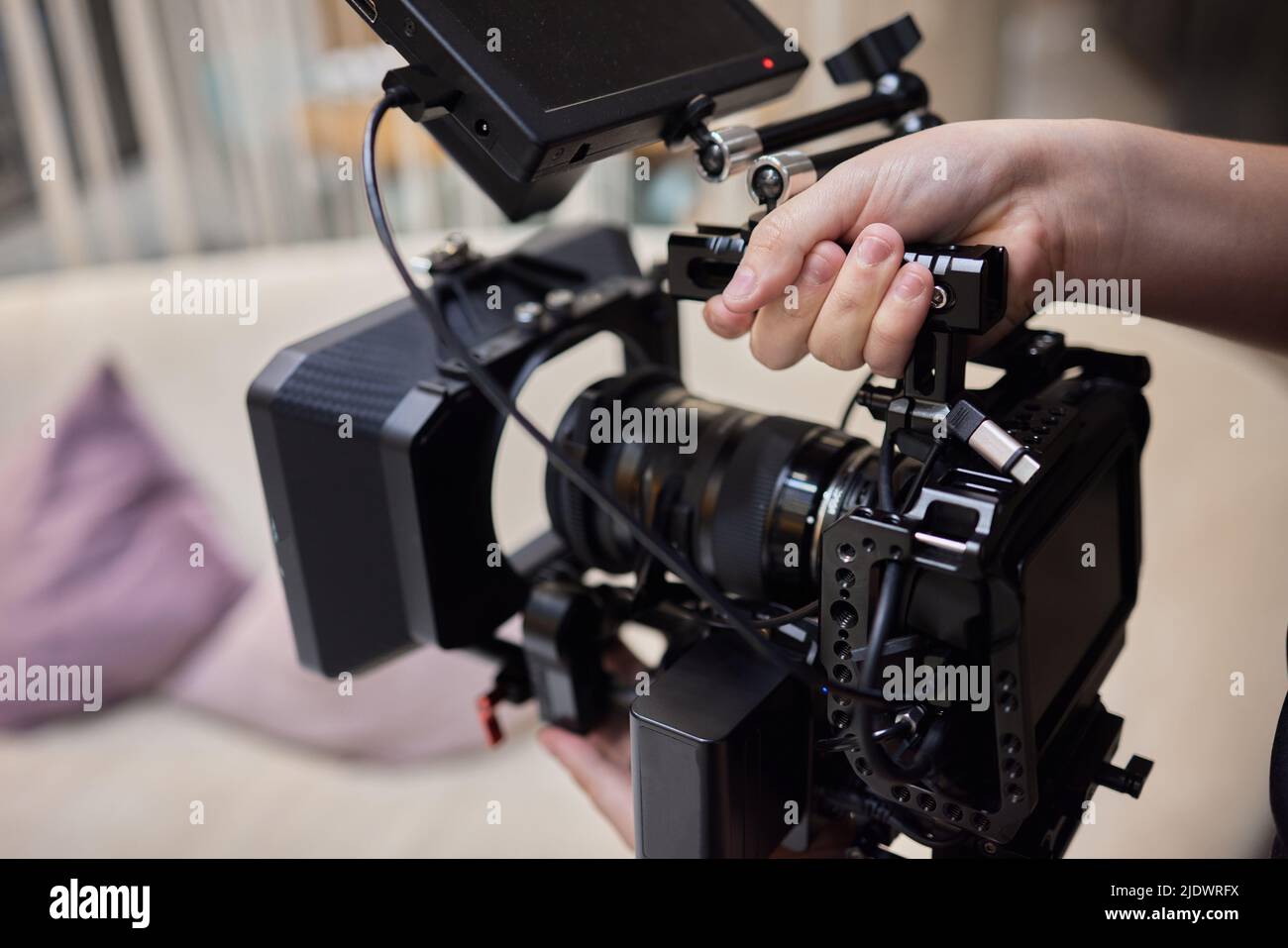 Cage tv hi-res stock photography and images - Alamy