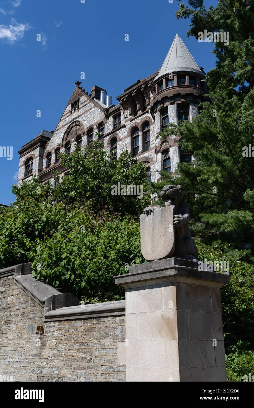 Academic building on the campus of Princeton University Stock Photo - Alamy