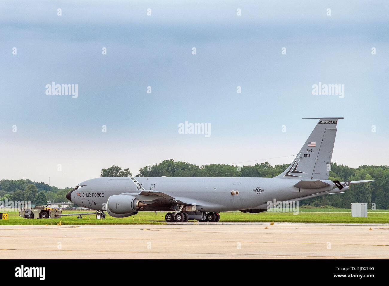 Airmen from the 191st Aircraft Maintenance Squadron at Selfridge Air ...