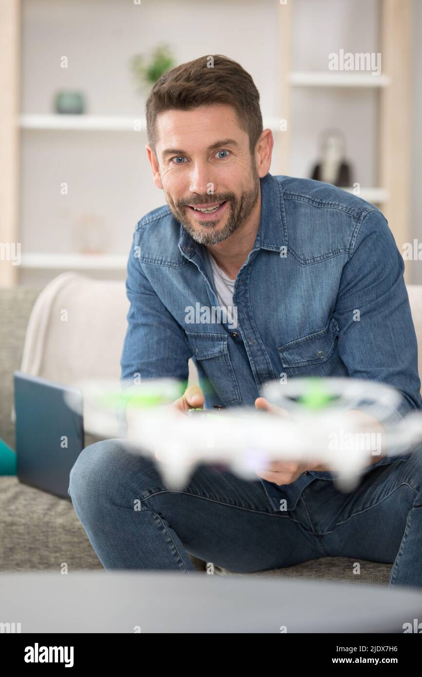 Man indoor small aircraft hi-res stock photography and images - Alamy