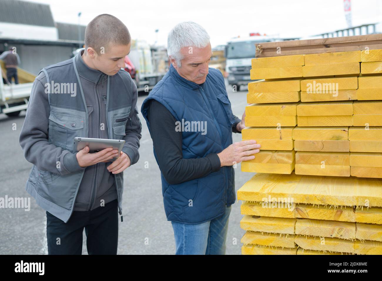 Distribution clerk hi-res stock photography and images - Alamy