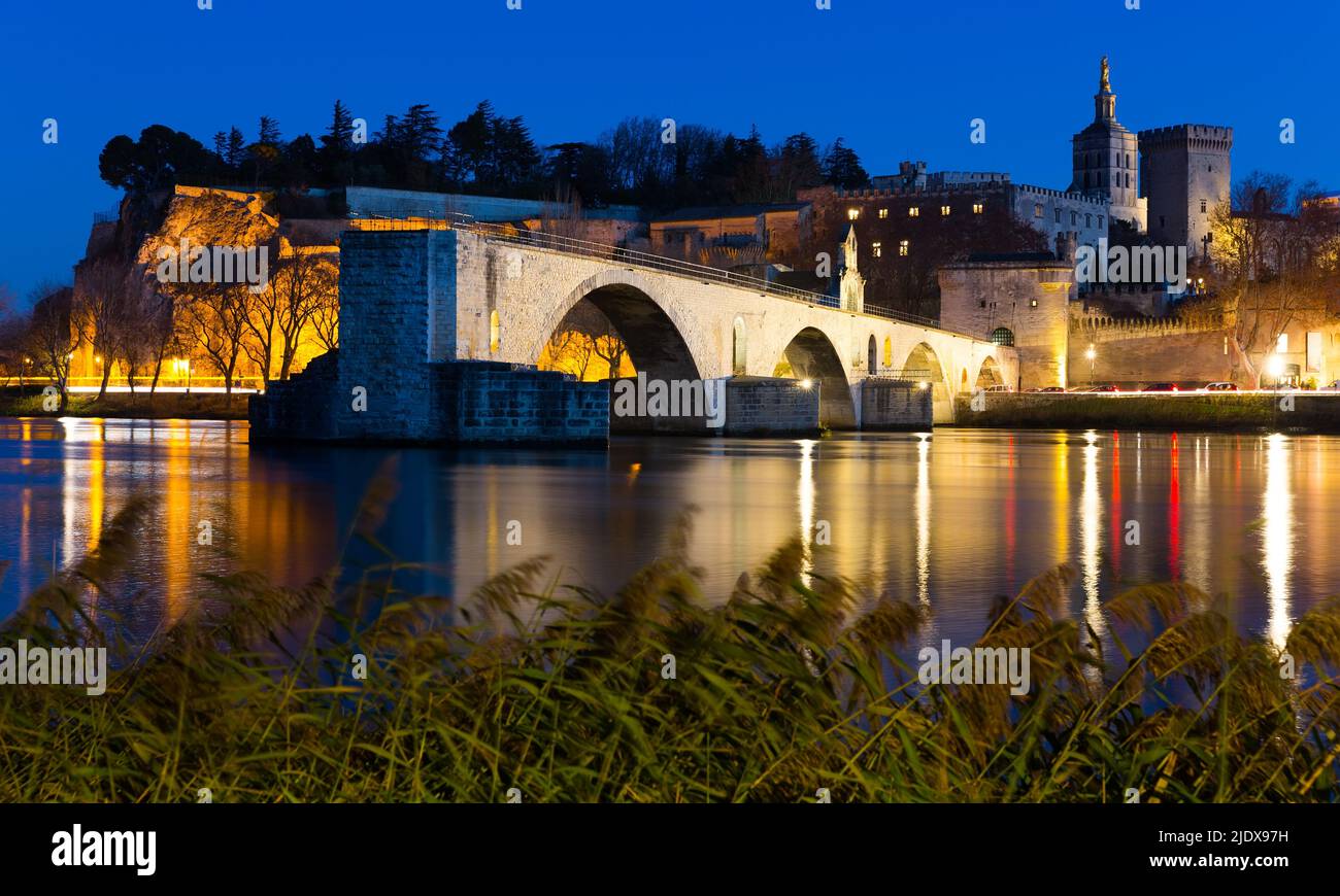 Avignon skyline water hi-res stock photography and images - Alamy