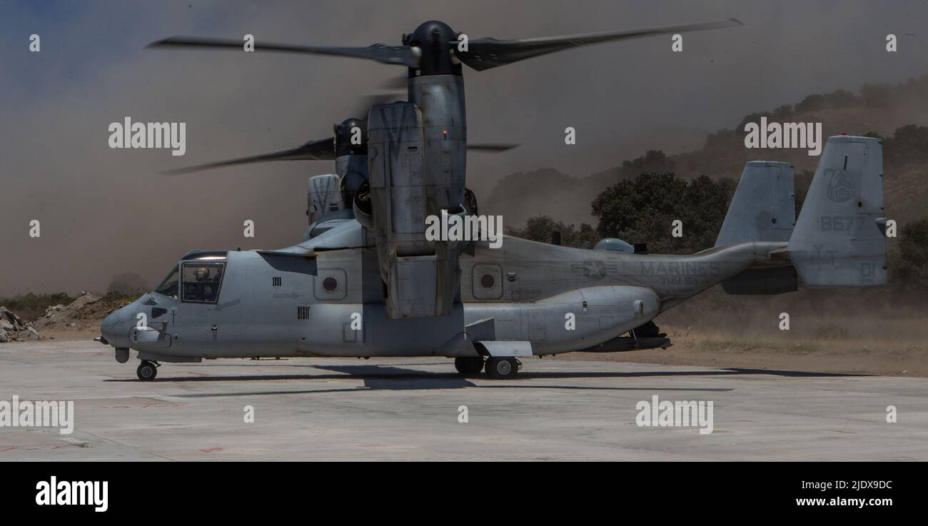 Marine air control group macg 38 hi-res stock photography and images ...