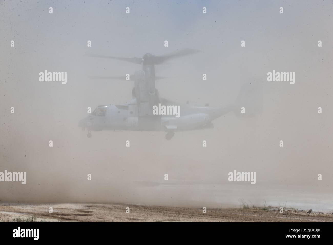 Marine air control group macg 38 hi-res stock photography and images ...